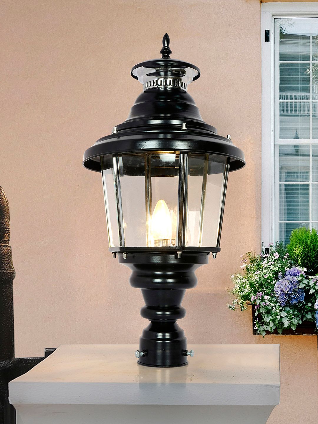 Victorian Aluminum Gate Light - Black with Beveled Glass