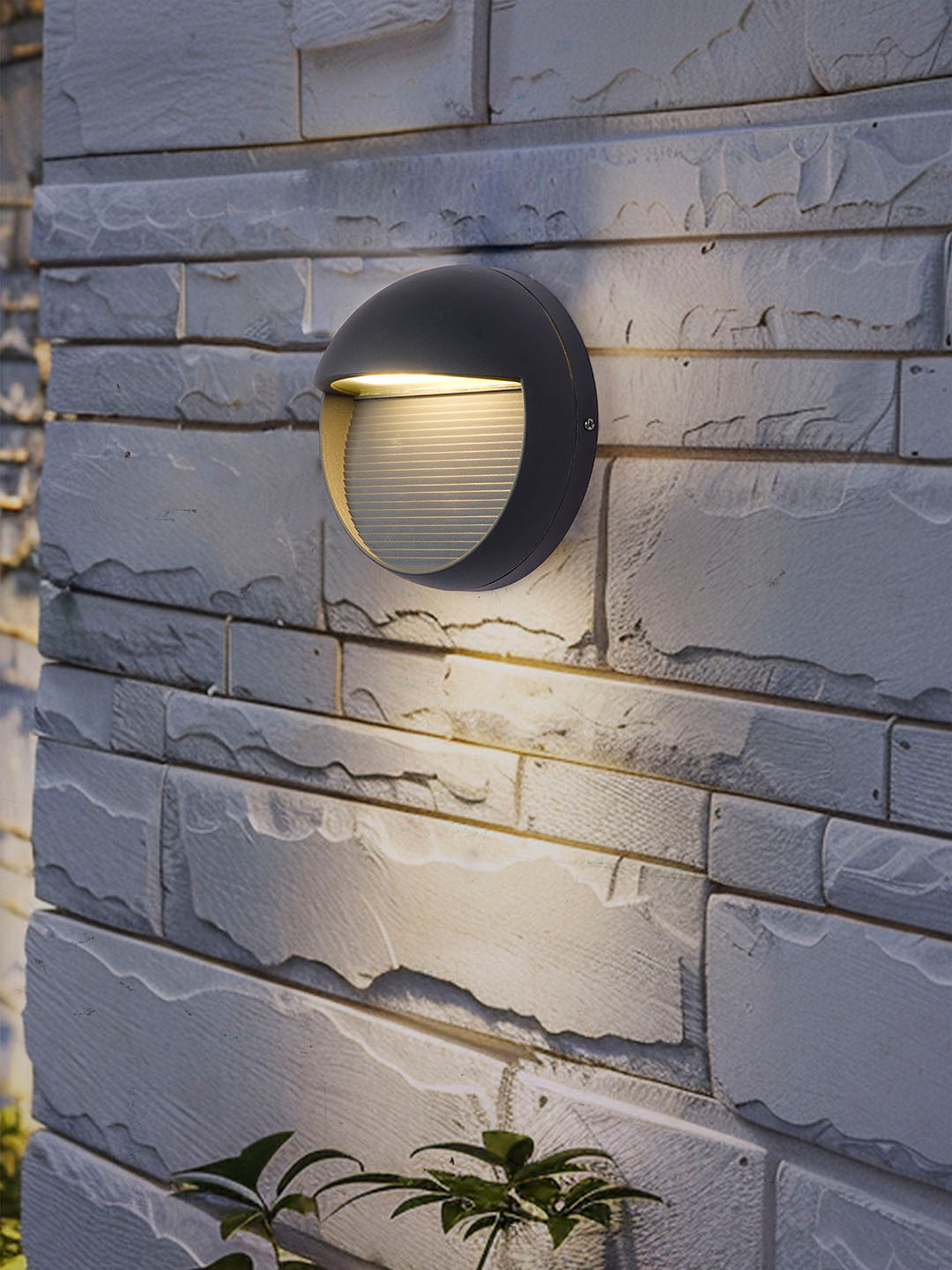 Round Outdoor Bulkhead Light | 6W LED Warm White | Die-Cast Aluminium ...