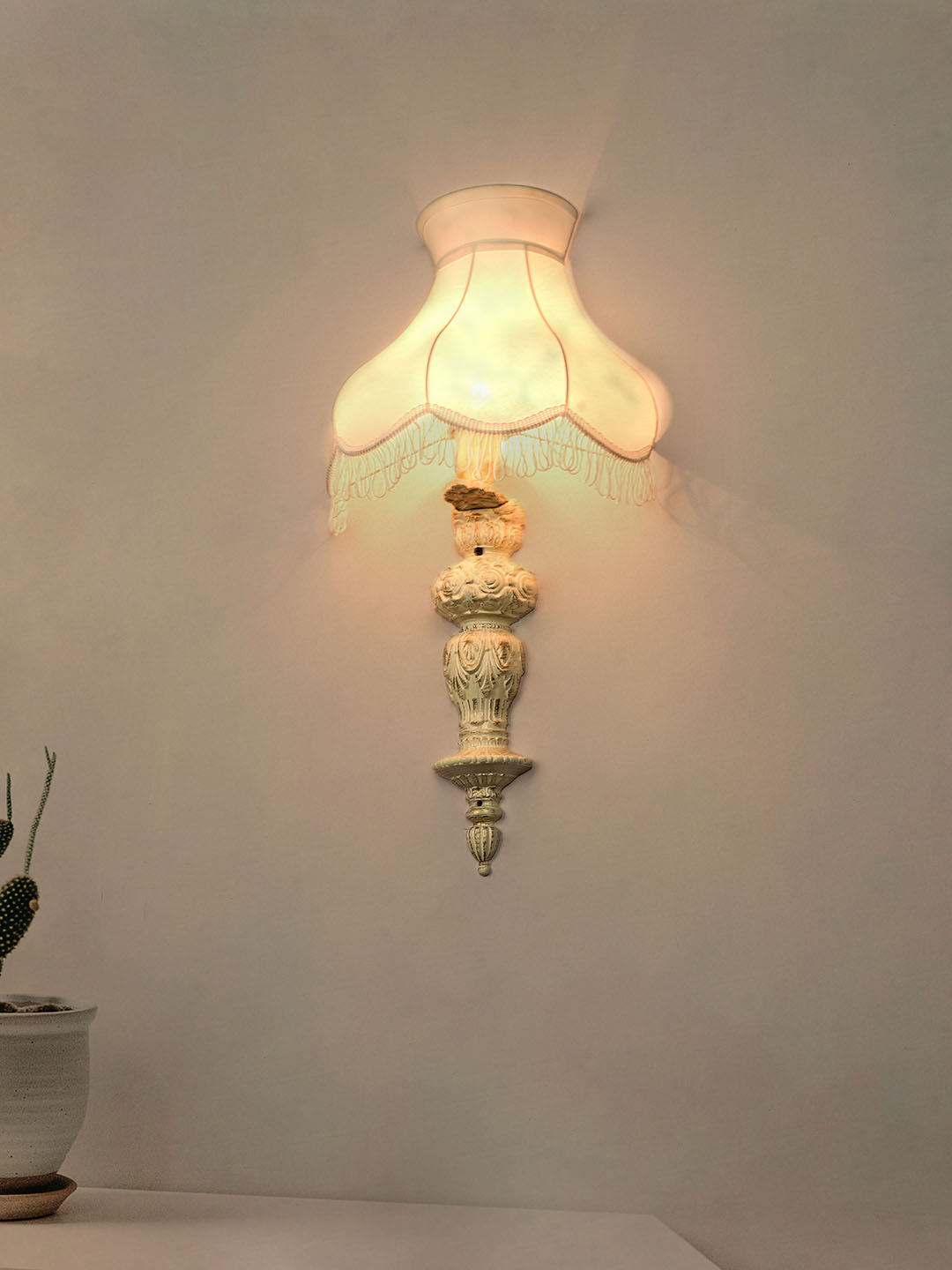 Aluminium Handcrafted Distressed Ornate Pillar Transitional Wall Sconce ...